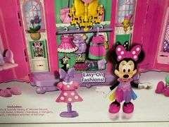 Disney Junior Minnie Sweet Reveals Glam & Glow Playset - Lambrecht ...