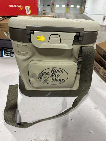 Bass Pro Shops Coldsnap Latch Cooler *See Description* - Lambrecht ...