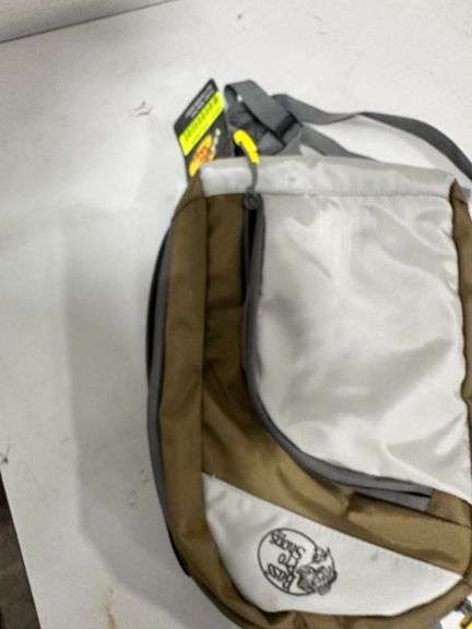 Bass Pro Shops Stalker Sling Pack - Lambrecht Auction, Inc.