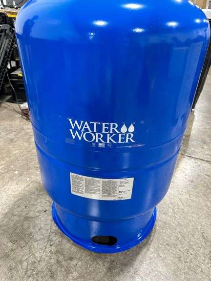 Water Worker 44 Gal. Pressurized Well Tank - Lambrecht Auction, Inc.