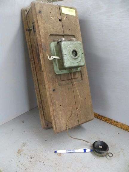 Oak Wall Phone Case - Lambrecht Auction, Inc.