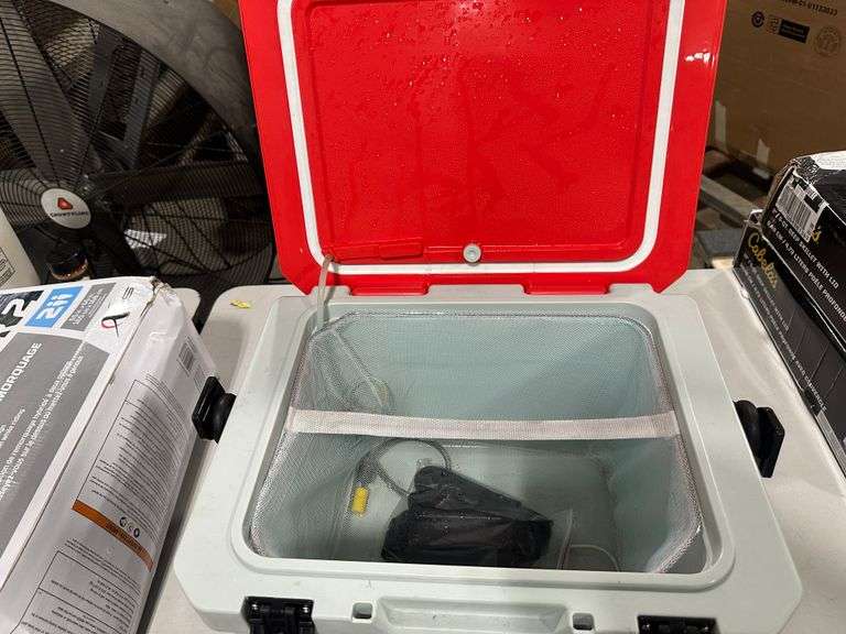 Bass Pro Shop Bait Cooler With Aerator - Lambrecht Auction, Inc.