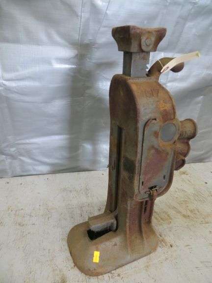 Simplex 1017 10 Ton Jack - Lambrecht Auction, Inc.