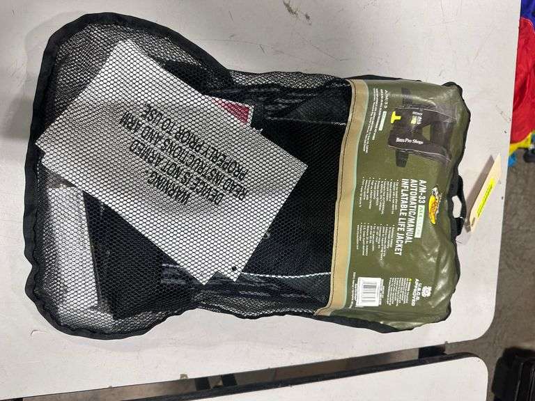 Bass Pro Shops AM33 All-Clear Auto/Manual Deluxe Inflatable Life Vest ...