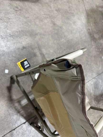 Bass Pro Shops Eclipse Director's Chair with Side Table *Rip In Back ...