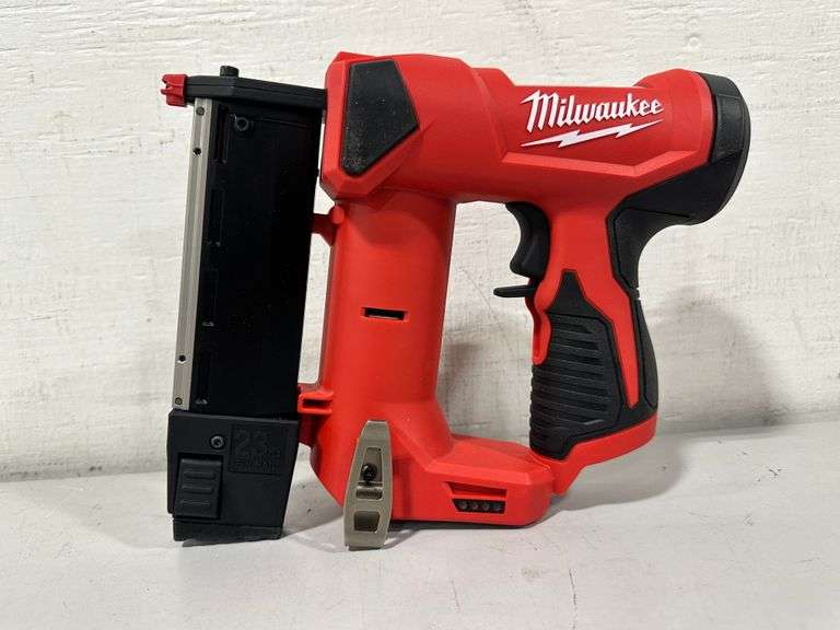 Milwaukee M12 12-Volt 23-Gauge Lithium-Ion Cordless Pin Nailer (Tool ...