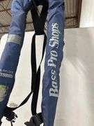 Bass Pro Shops AM33 All-Clear Auto/Manual-Inflatable Life Vest - Used ...