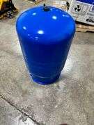 Water Worker 44 Gal. Pressurized Well Tank - Lambrecht Auction, Inc.
