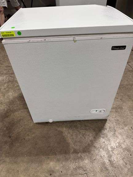 Magic Chef 5.0 cu. ft. Chest Freezer In White - Lambrecht Auction, Inc.