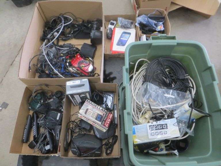 Pallet of Assorted Electronics - See Pics - Lambrecht Auction, Inc.
