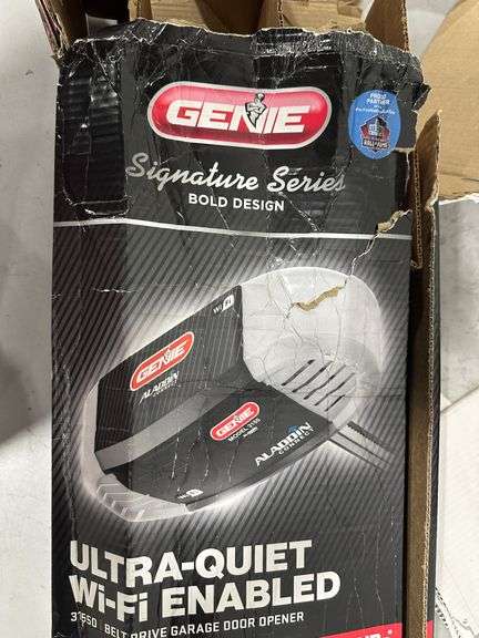 Genie Signature Series 3/4 hp. Ultra-Quiet Belt Drive Smart Garage Door ...
