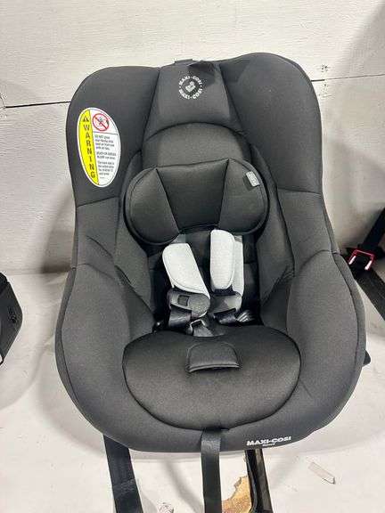 Maxi-Cosi Romi 2-in-1 Convertible Car Seat - Lambrecht Auction, Inc.