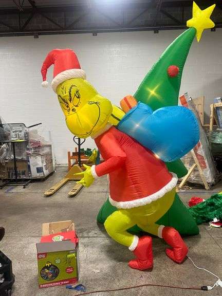 9 ft. Giant-Sized LED Grinch Scene Christmas Airblown® Inflatable ...