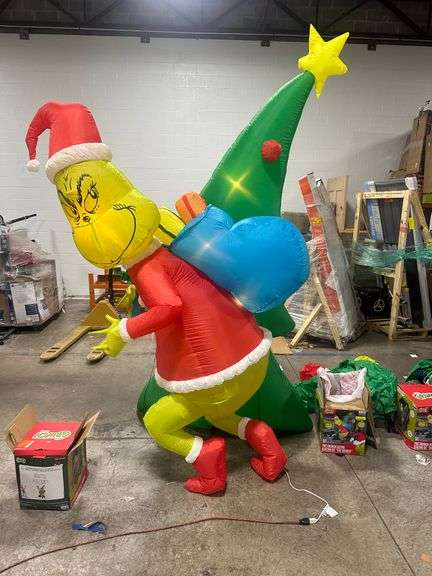 9 ft. Giant-Sized LED Grinch Scene Christmas Airblown® Inflatable ...