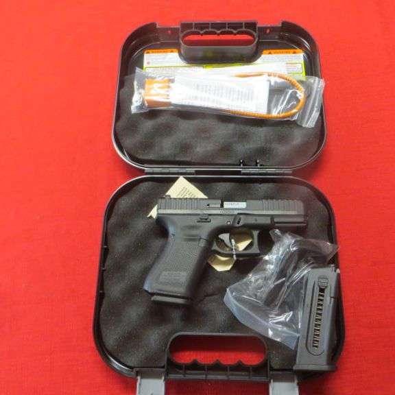 Glock - 44 - .22 LR - Lambrecht Auction, Inc.