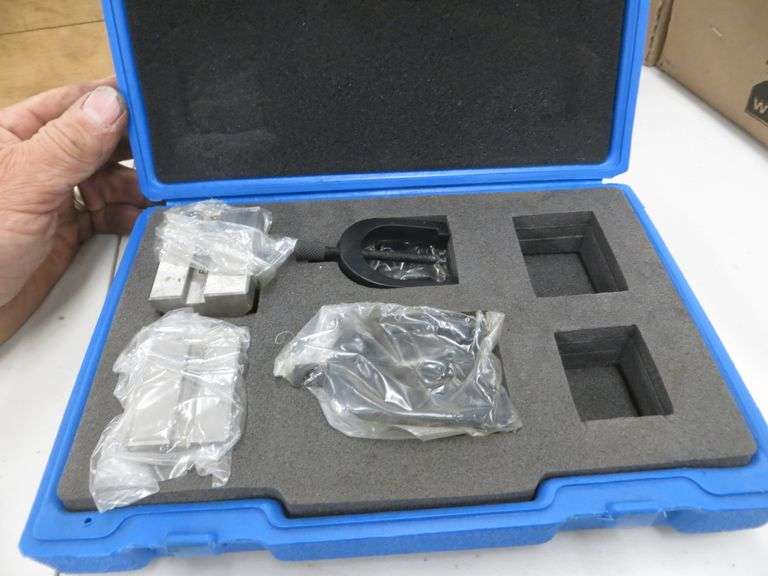 Fowler V-Block Set - Lambrecht Auction, Inc.