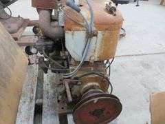 Wisconsin 2 Cylinder Gas Engine - Lambrecht Auction, Inc.