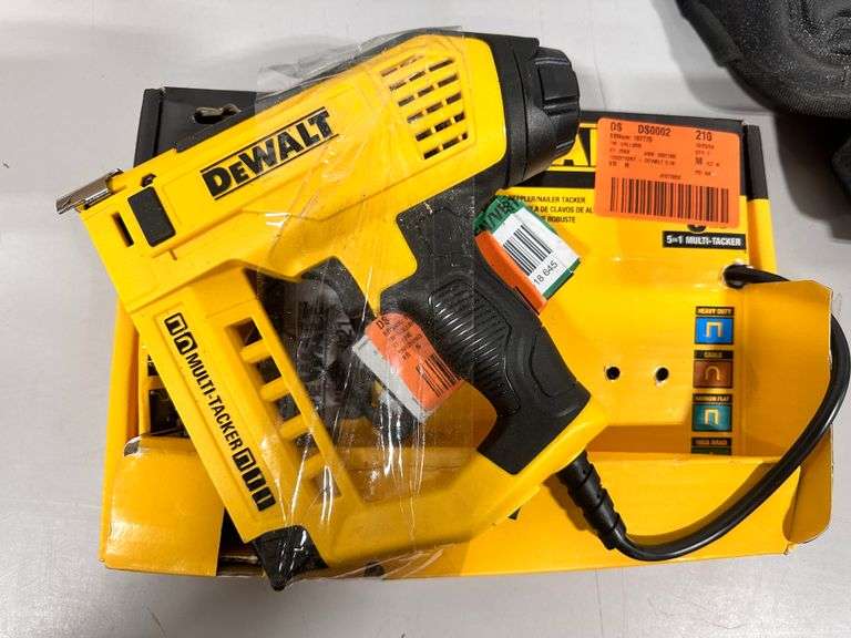 DEWALT 5-in-1 Multi-Tacker and Brad Nailer + Knee Pads +Galvanized Stud ...