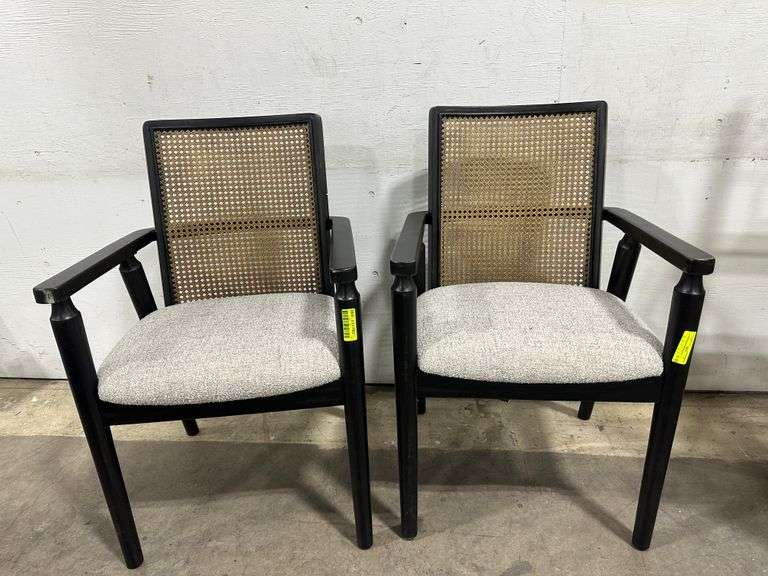 Galliden Dining Arm Chair (2x$) - Lambrecht Auction, Inc.