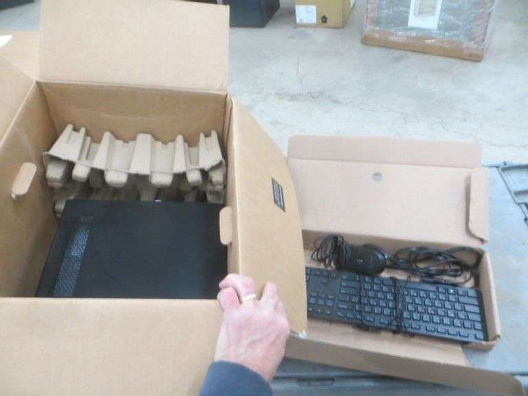 Dell High-end Inspiron Mod. 3910 - Lambrecht Auction, Inc.