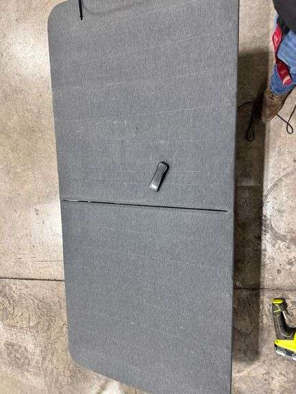 Sleepy's Deluxe Adjustable Base Twin XL - Lambrecht Auction, Inc.