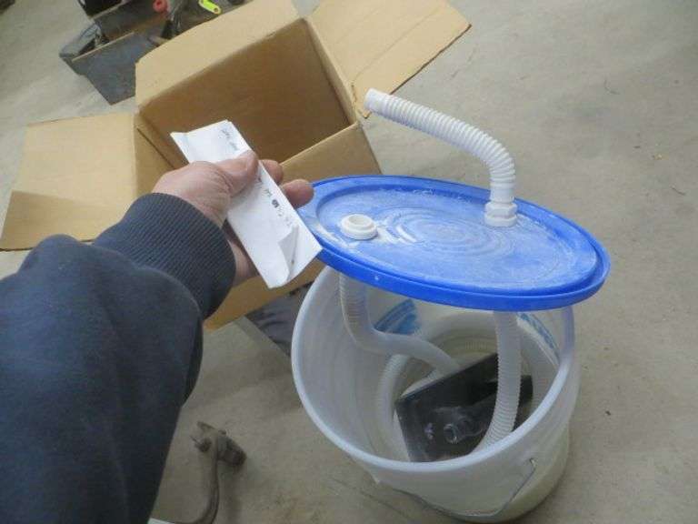 Sand & Kleen Drywall Sanding System for Shop Vac - Lambrecht Auction, Inc.