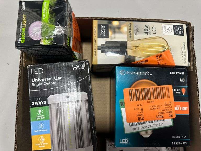 Assorted Lightbulbs - Lambrecht Auction, Inc.