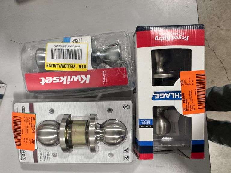 Assorted Door Handles - Lambrecht Auction, Inc.