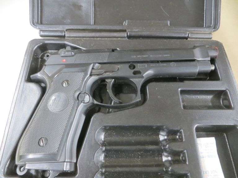 UHC Spring-loaded BB Gun - Lambrecht Auction, Inc.