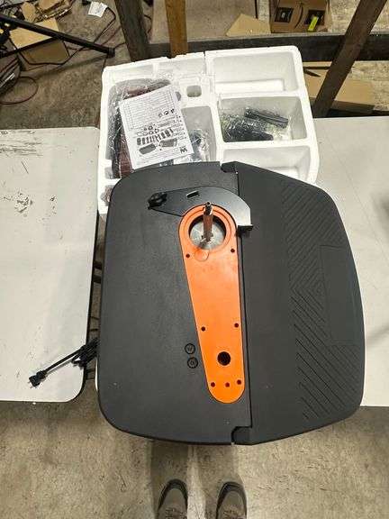 WEN 6524 Oscillating Belt and Spindle Sander - Lambrecht Auction, Inc.