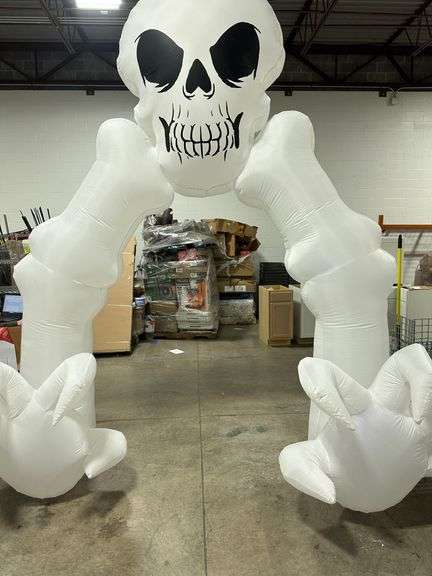 14 ft Giant-Sized LED Skeleton Archway Skull Self-inflates Halloween ...