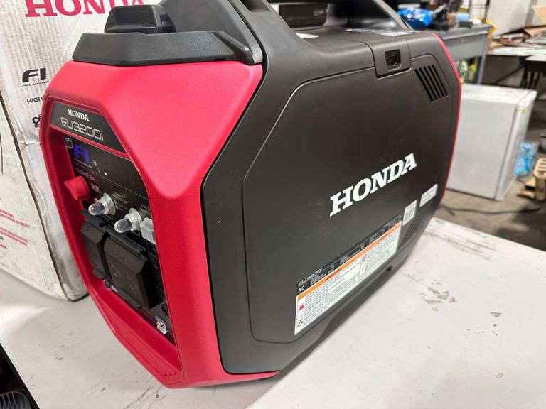 Honda 3200-Watt 120-Volt Recoil Start Gas Fuel-Injected Engine Inverter ...