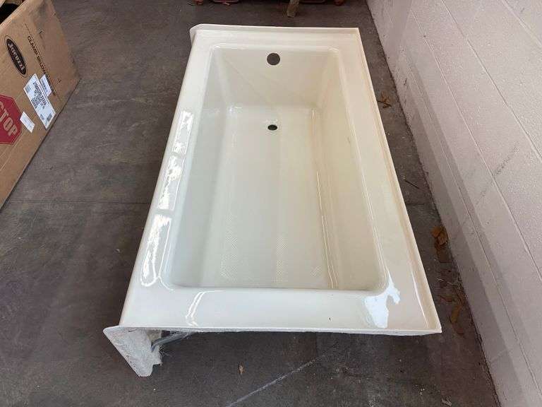 Jacuzzi Signature 60"x32" Three Wall Alcove Acrylic Soaking Tub with ...