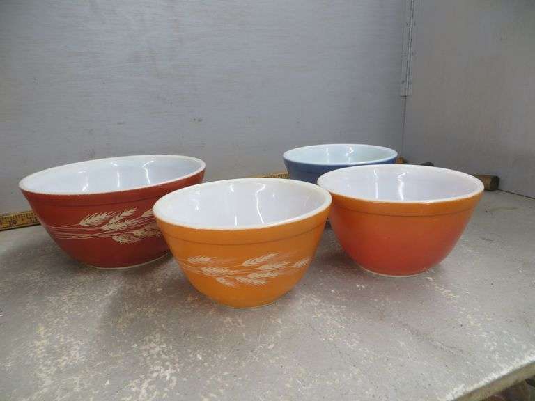 Four Small Pyrex Bowls - Lambrecht Auction, Inc.
