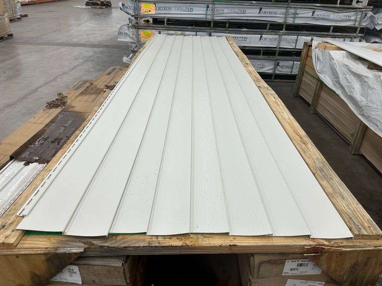 Classic Linen Hudson Bay D5 Siding 12' - Lambrecht Auction, Inc.