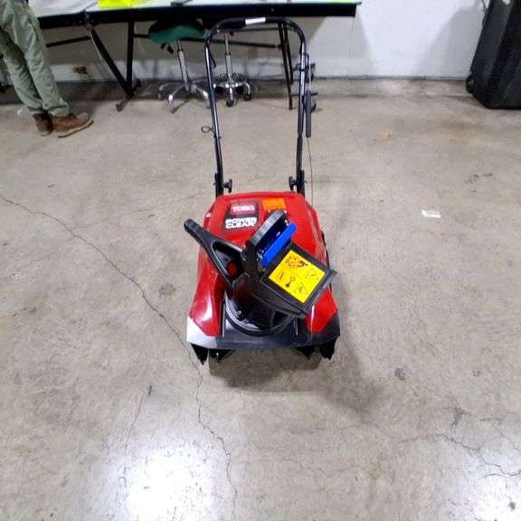 Toro 518 ZE Power Clear Snow Blower Red and Black - Lambrecht Auction, Inc.