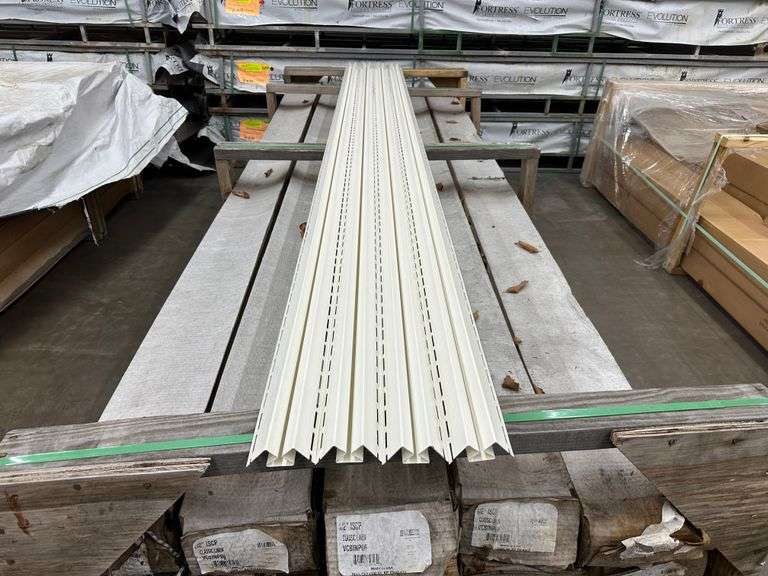 White, ABT 3/4" Inside Corner Post, 10' - Lambrecht Auction, Inc.