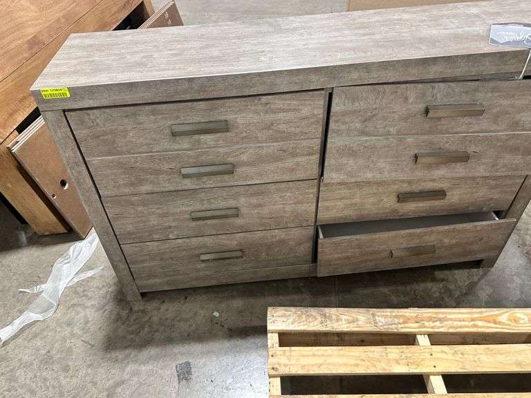 Ashley Culverbach 6 Drawer Dresser - Lambrecht Auction, Inc.
