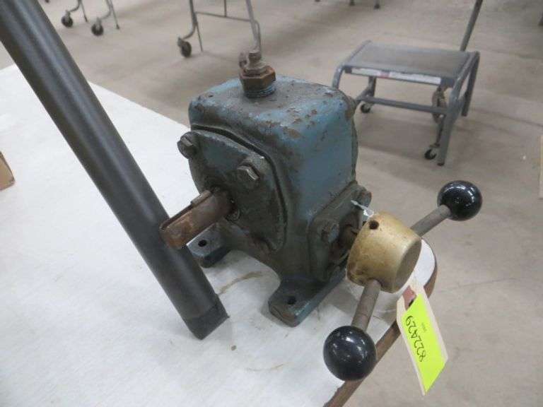 Small Gear Reduction Box - Approx. 40-1 - Lambrecht Auction, Inc.