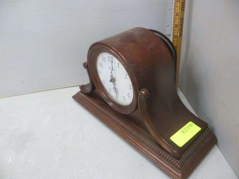 Loricron Mantle Clock - Lambrecht Auction, Inc.