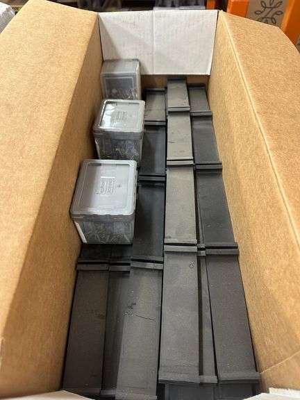 Step Clips Hidden Fastening Strips 75 Pieces - Lambrecht Auction, Inc.