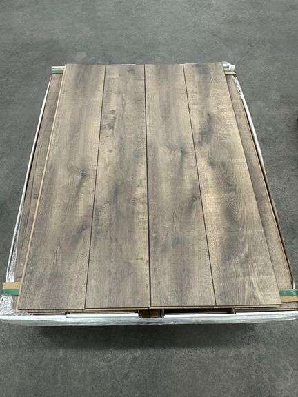 Brown Barn Wood Laminate Flooring 7mmx8"x48" - Lambrecht Auction, Inc.
