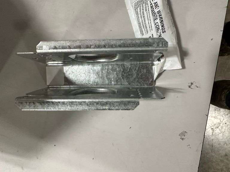 Simpson Strong-Tie HSS Galvanized Stud Shoe for 2x Nominal Lumber(5x ...