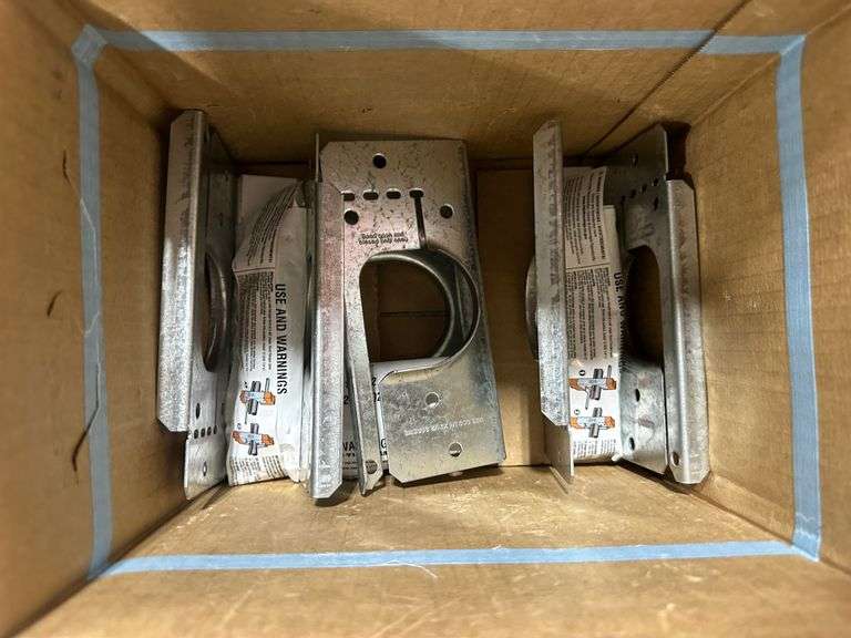 Simpson Strong-Tie HSS Galvanized Stud Shoe for 2x Nominal Lumber(5x ...