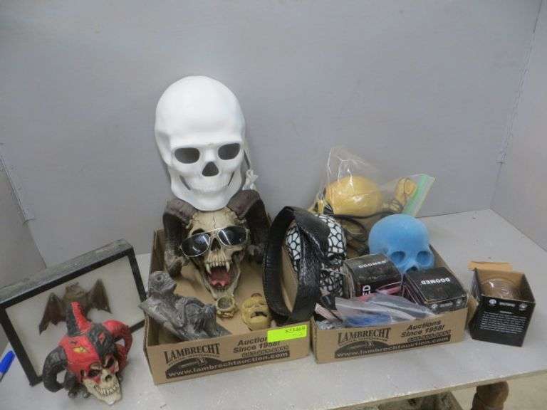 Assorted Skulls - Lambrecht Auction, Inc.