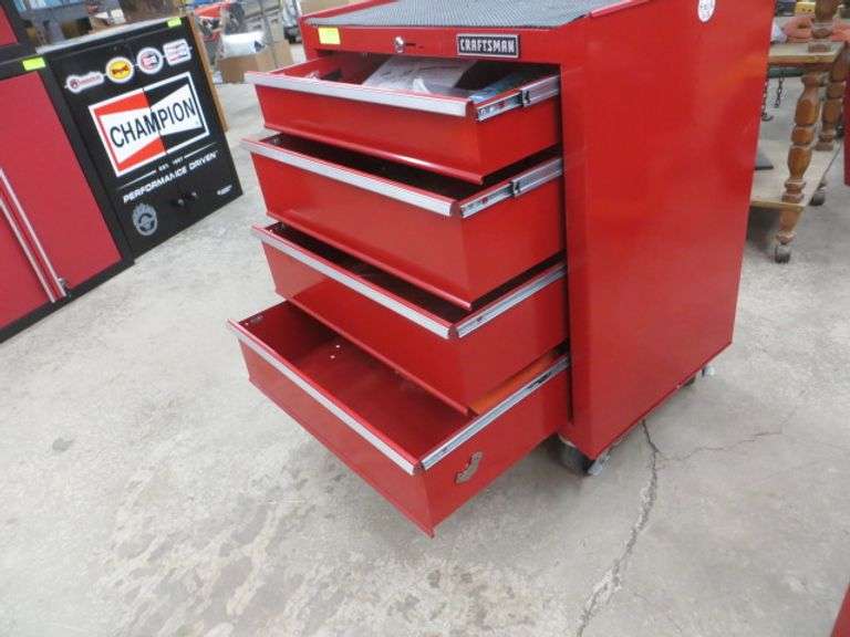 Craftsman 4-Drawer Rolling Tool Chest 32x26.5x18" - Lambrecht Auction, Inc.