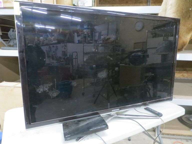 Samsung 54" Diag. Flatscreen TV, Sony Blue-Ray Player - Lambrecht ...