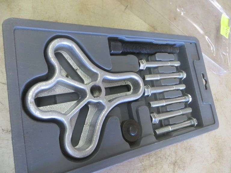 NAPA Puller Set - Looks unused - Lambrecht Auction, Inc.