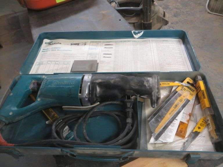 Makita Reciprocating Saw w/ Steel Case & Blades - Lambrecht Auction, Inc.