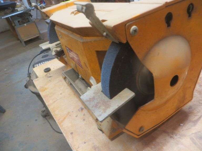 McGraw Edison 6" Bench Grinder - Lambrecht Auction, Inc.